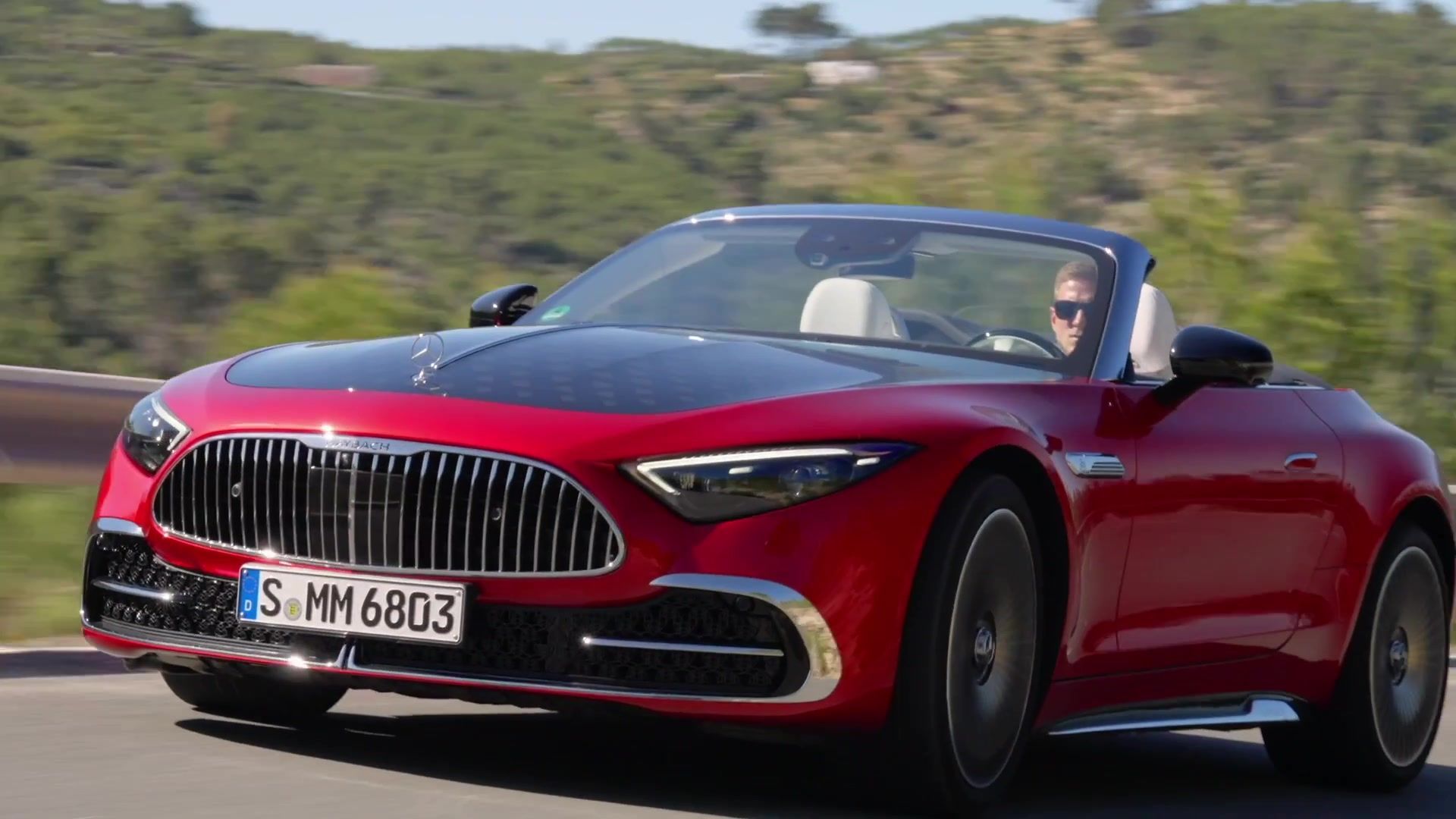 Video: Sportlich, leidenschaftlich, extravagant - der neue Mercedes ...