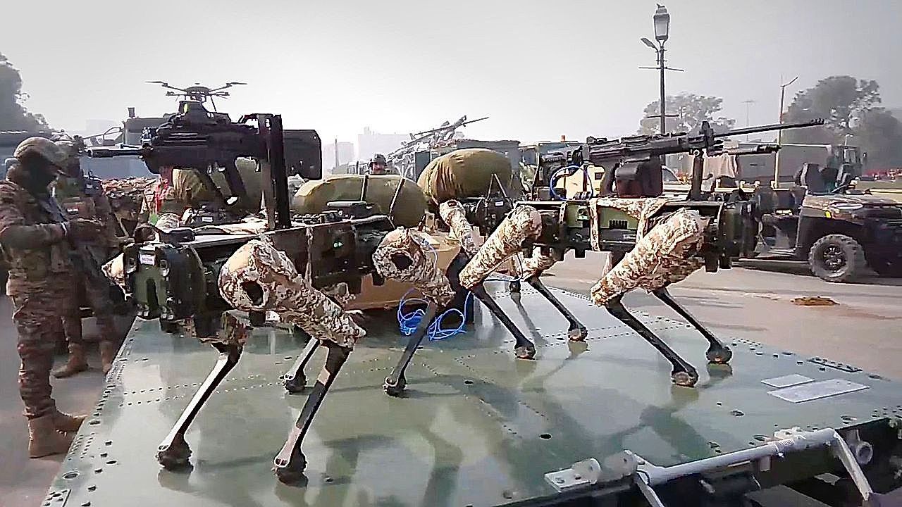 Video: Rifle-mounted robotic dogs unveiled in Indian army future ...